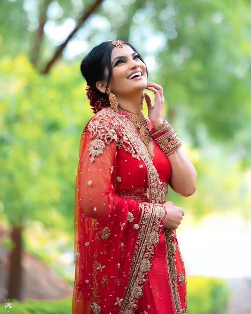Anuradha Edirisinghe Biography Birthday Age Family Photos and Videos ...