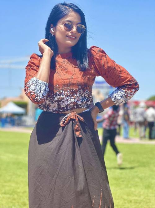 Anuradha Edirisinghe Biography Birthday Age Family Photos and Videos ...