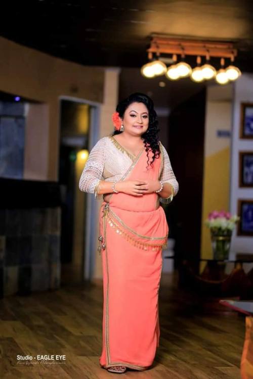 Damitha Aberathna Biography Birthday Age Family Photos and Videos ...
