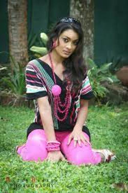 Himali Siriwardana Biography Birthday Age Family Photos and Videos ...