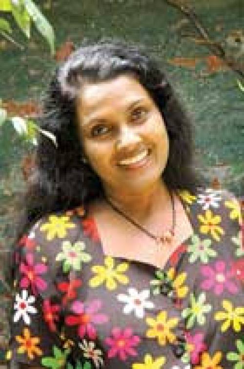 Geetha Kanthi Jayakodi Biography Birthday Age Family Photos and Videos ...