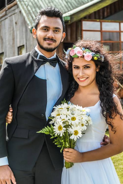 Piyath Rajapaksha Biography Birthday Age Family Photos and Videos ...