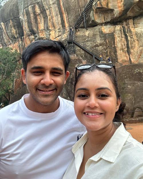 Saranga Disasekara Biography Birthday Age Family Photos and Videos ...