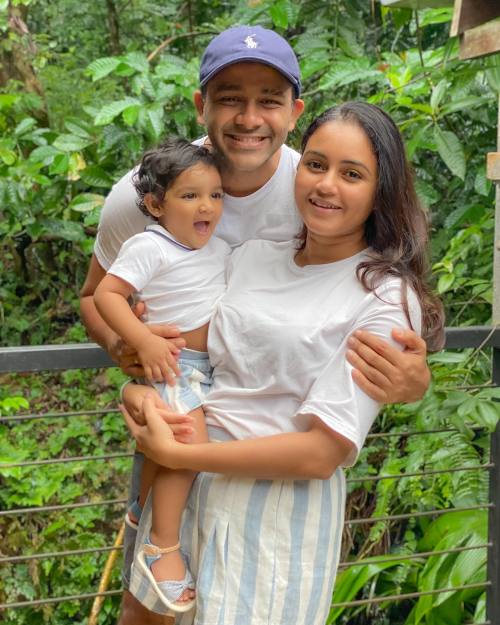 Saranga Disasekara Biography Birthday Age Family Photos and Videos ...