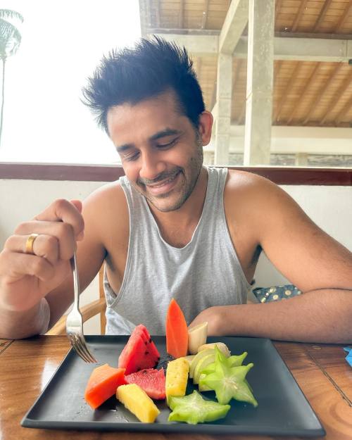 Saranga Disasekara Biography Birthday Age Family Photos and Videos ...