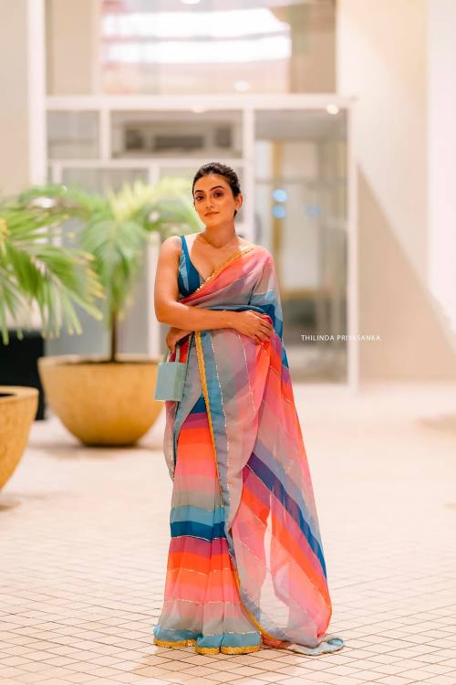Shanudrie Priyasad Biography Birthday Age Family Photos and Videos ...