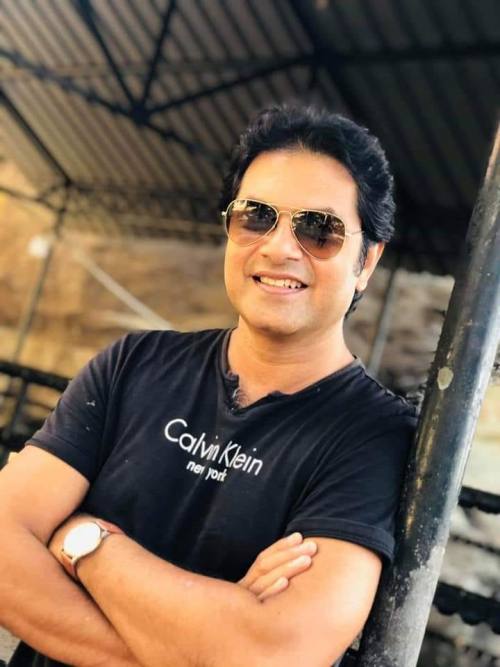 Niroshan Wijesinghe Biography Birthday Age Family Photos and Videos ...