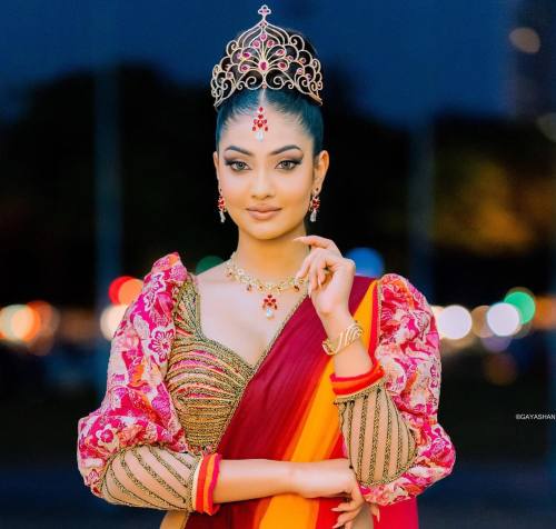 Miona De Silva Biography Birthday Age Family Photos and Videos | Actor.lk