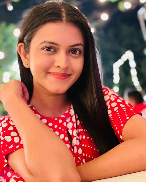 Thathsarani Piyumika Biography Birthday Age Family Photos and Videos ...