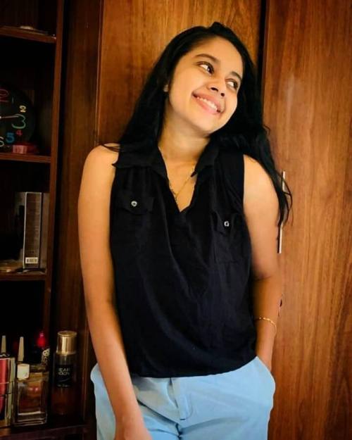 Yohani Hettiarachchi Biography Birthday Age Family Photos and Videos ...
