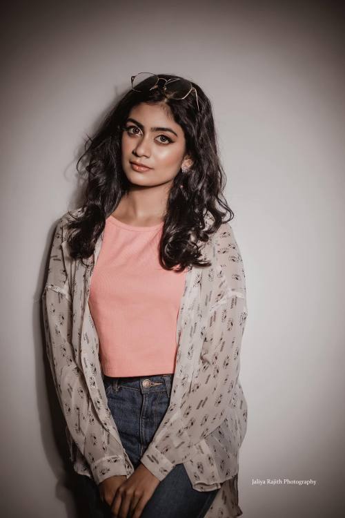 Wageesha Hansini Salgado Biography Birthday Age Family Photos and ...