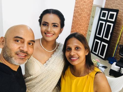 Umali Thilakarathne Biography Birthday Age Family Photos and Videos ...