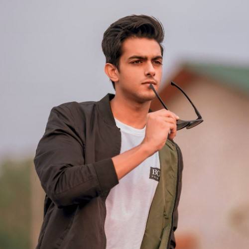 Chathuranga Kodithuwakku Biography Birthday Age Family Photos and ...